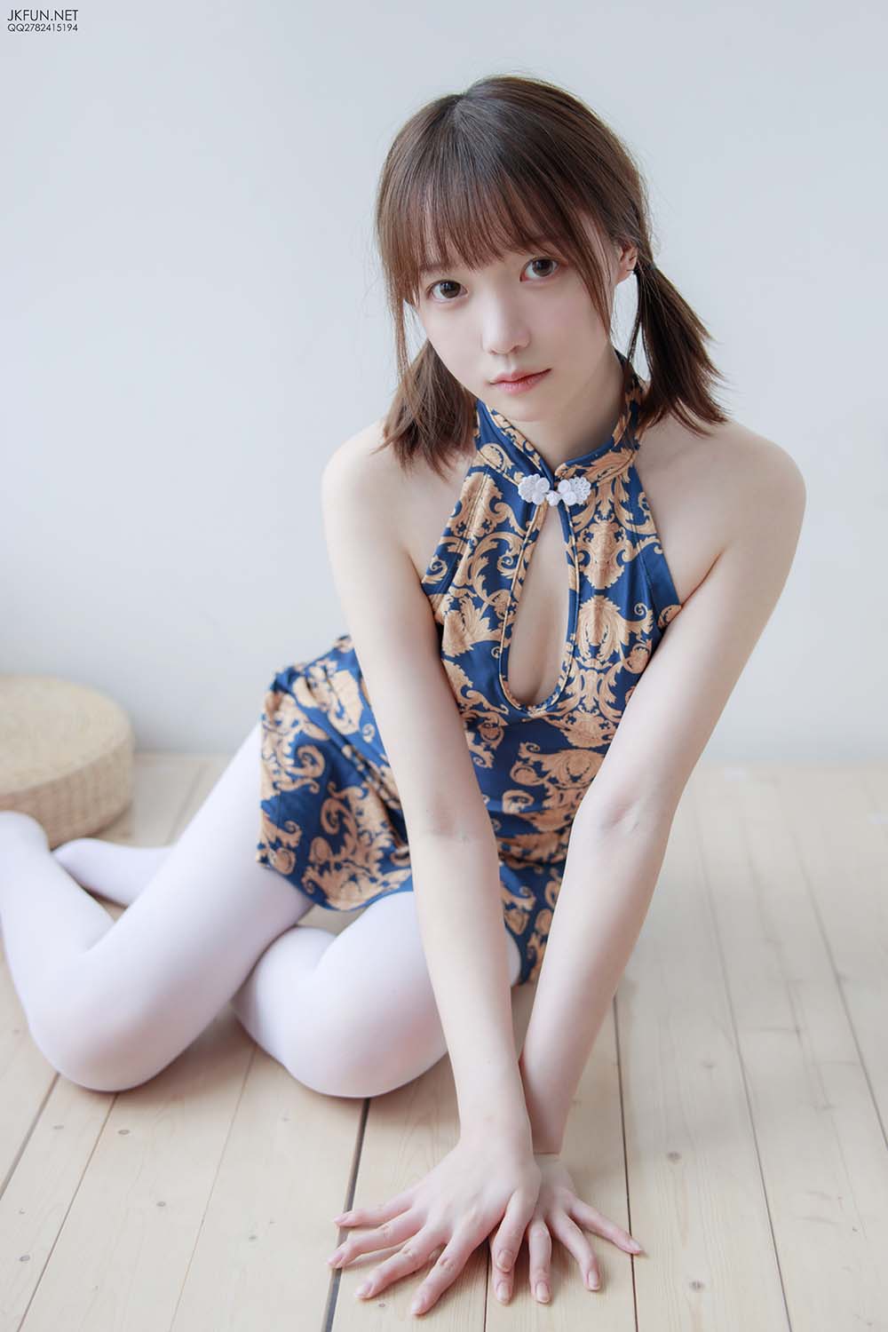 森萝财团写真 JKFUN-008 Aika 60D白丝踩酱肉包 - 森萝财团